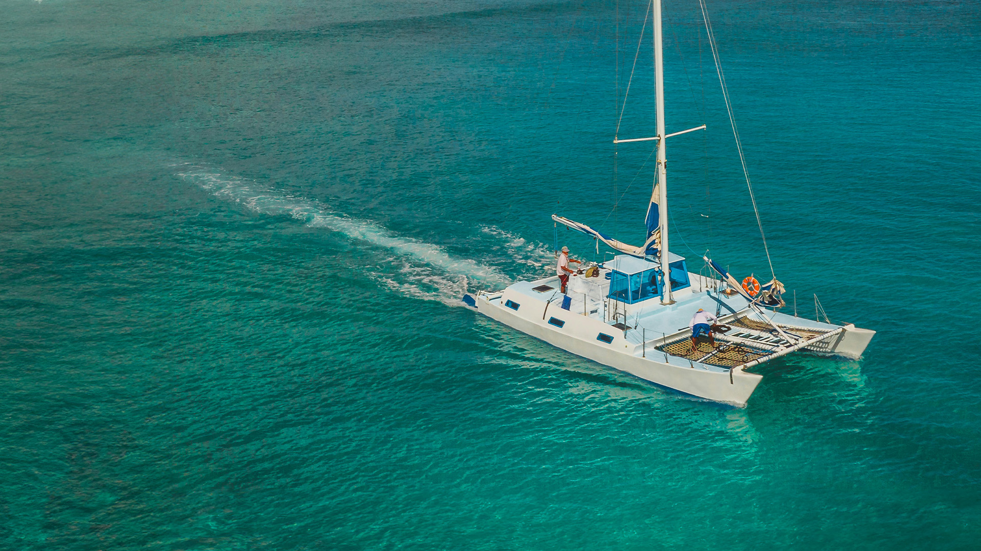 Excursiones en catamarán en España | Freedome