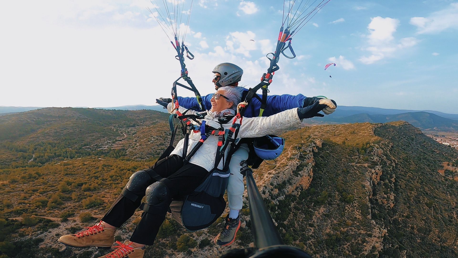 Paragliding Valencia | 3 flights at the best price | Freedome